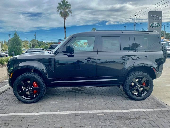 Land Rover Defender Lifted