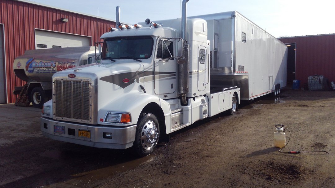 01 Peterbilt Rv & 2018 RC Hauler for Sale in Calverton, NY | RacingJunk