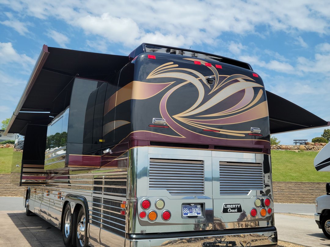 2008 Prevost Liberty XL2 Double Slide for Sale in MORRISTOWN, TN ...