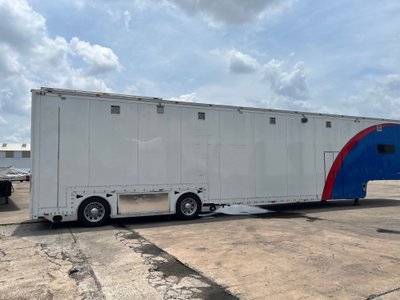 2000 53 ft Featherlite race team transport trailer. for Sale in HOUSTON ...
