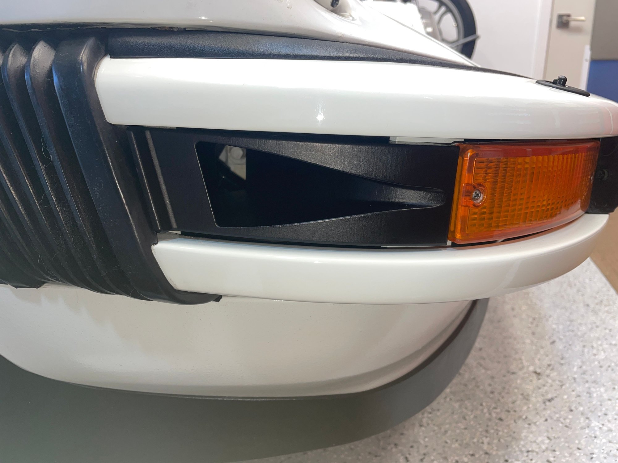 Joe Engineer Bumper Mounted Oil Cooler Duct - Rennlist - Porsche ...