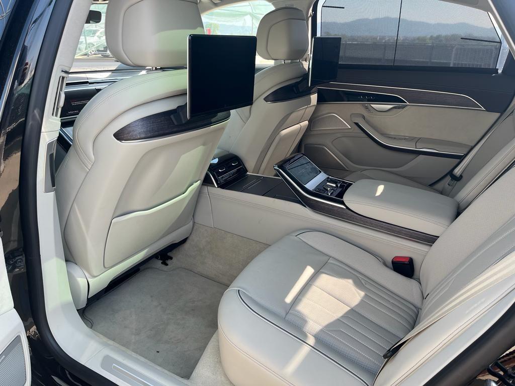 IT: AUDI A8L limousine interior individual seats full optional ...