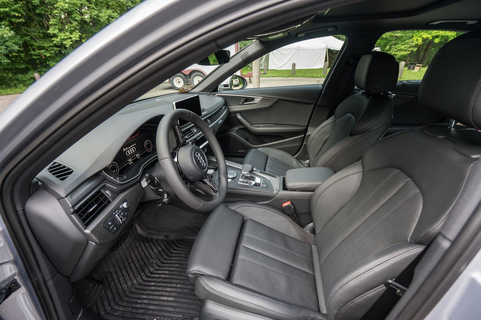 Anyone have Black Int+Black headliner+Grey Oak inlays? - AudiWorld Forums