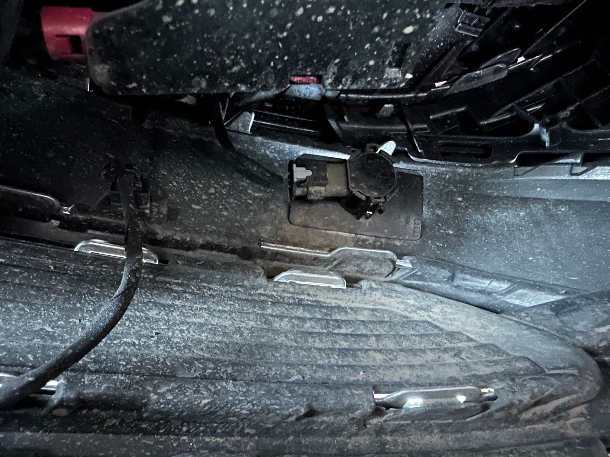 2021 Q7 back parking sensor falls out - AudiWorld Forums