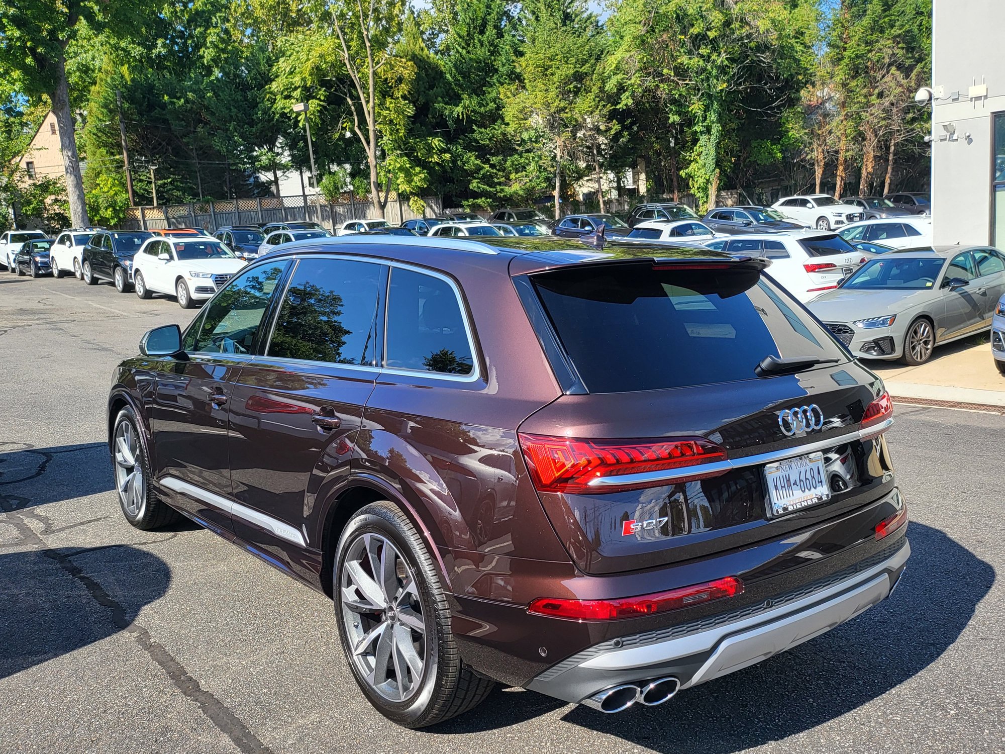 Brand new barrel brown SQ7 - AudiWorld Forums
