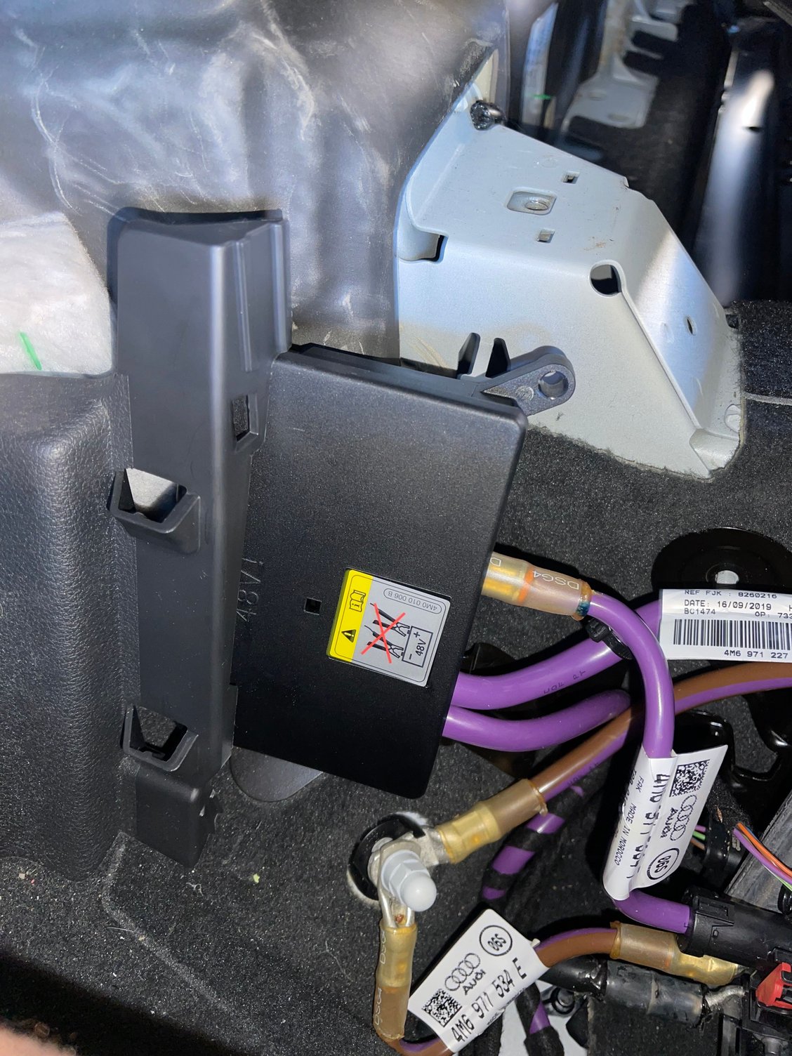 Bettery fuse located! - AudiWorld Forums