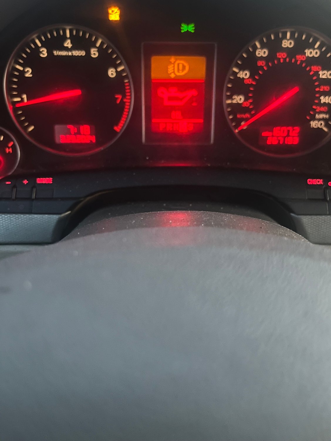 oil light while driving - AudiWorld Forums
