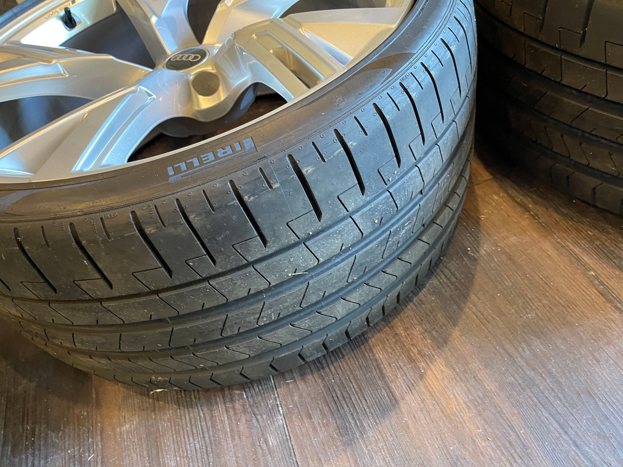 RS6 OEM Wheels and Tires 22" - AudiWorld Forums