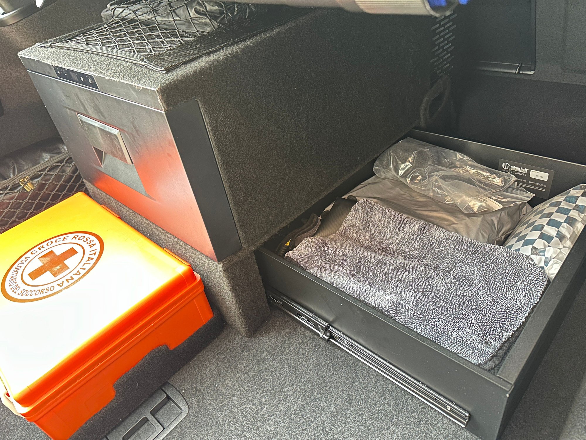 12V trunk socket and open port use - AudiWorld Forums