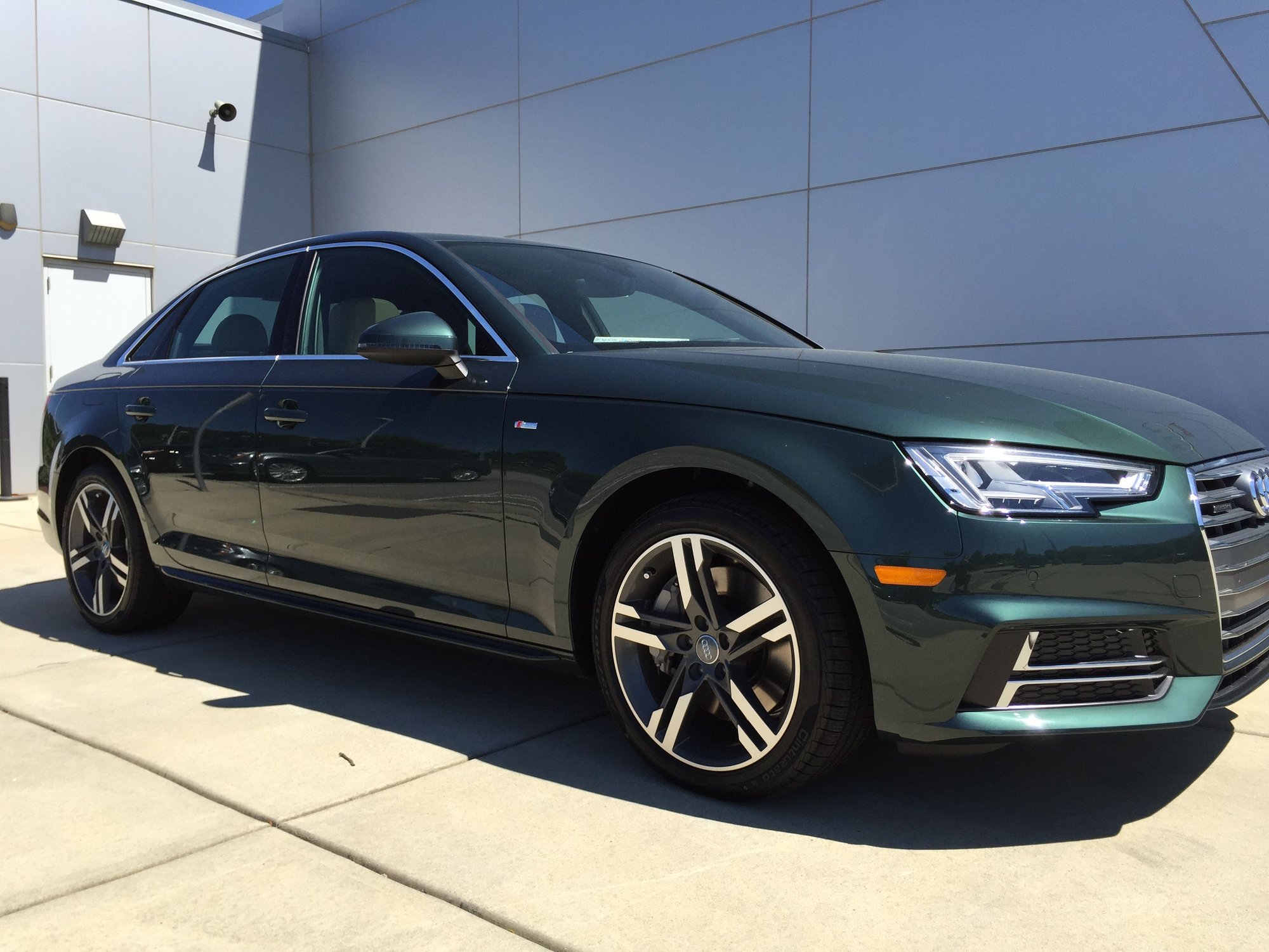 Gotland Green Metallic Pictures - Page 2 - AudiWorld Forums