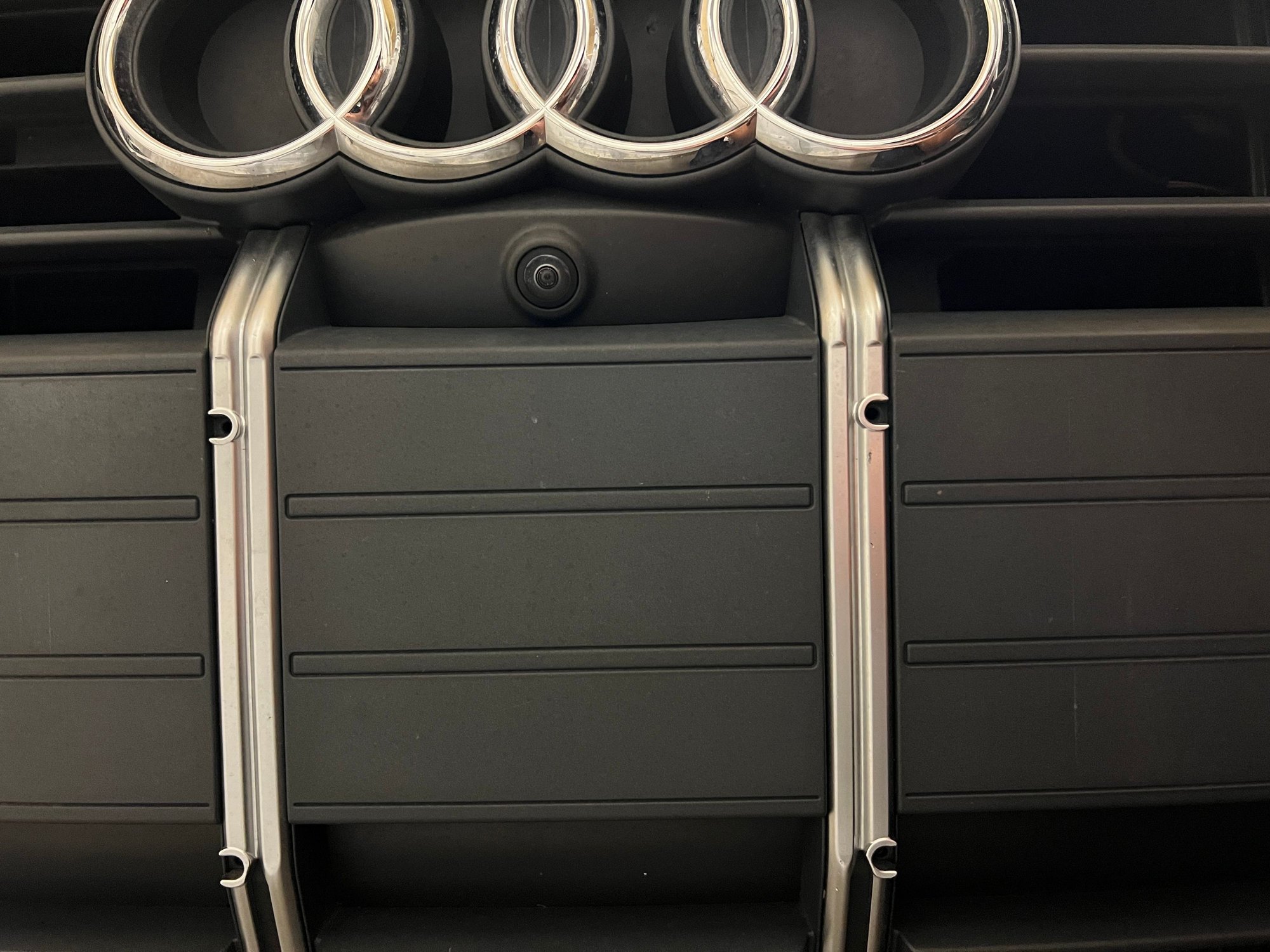 Need help with installing the front license plate on my C8 A6 allroad ...