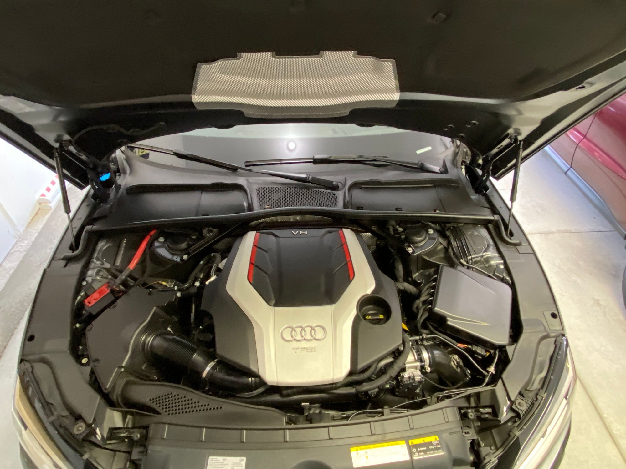 Missing cover on engine - AudiWorld Forums