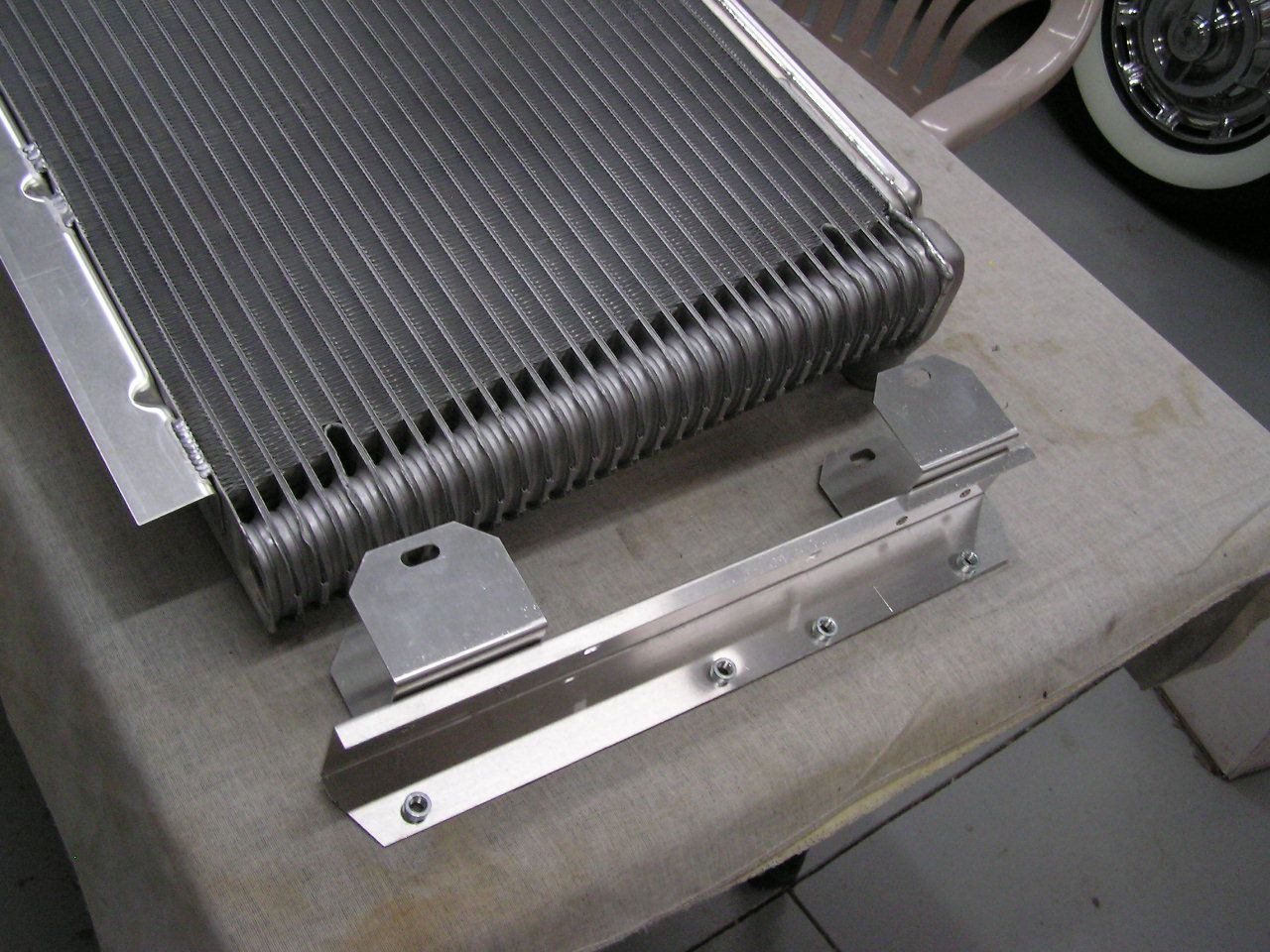 Should my early 61 have a top tank radiator? - CorvetteForum ...