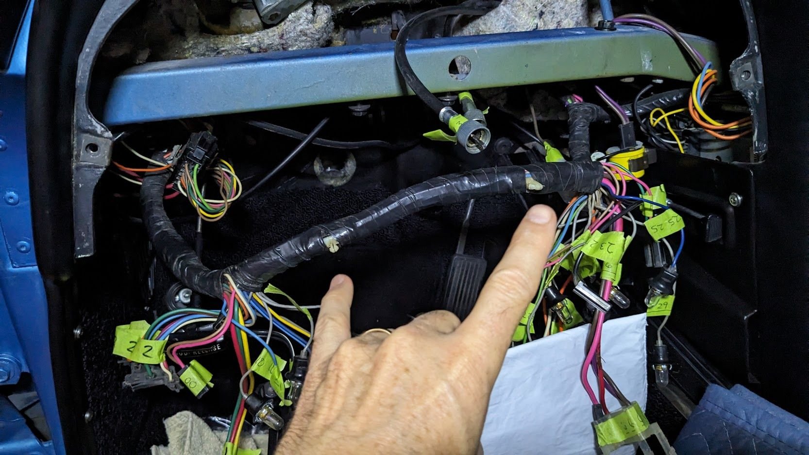 C2 What do you experienced guys replace these broken/old clips with ...