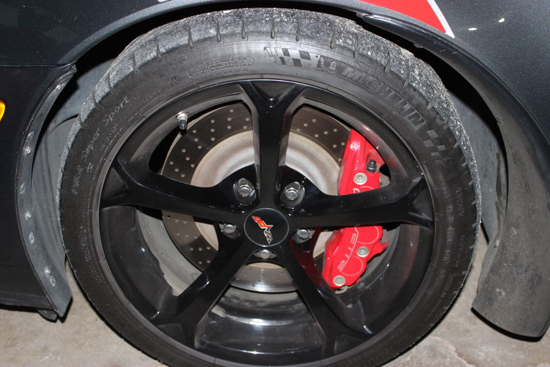 cyber gray cars with powder coated brake calipers - CorvetteForum ...