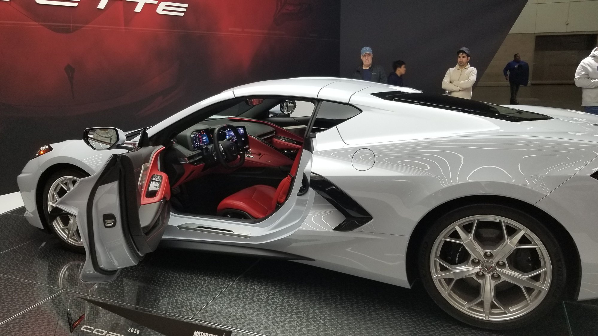 Corvette pictures--LA auto show - CorvetteForum - Chevrolet Corvette ...