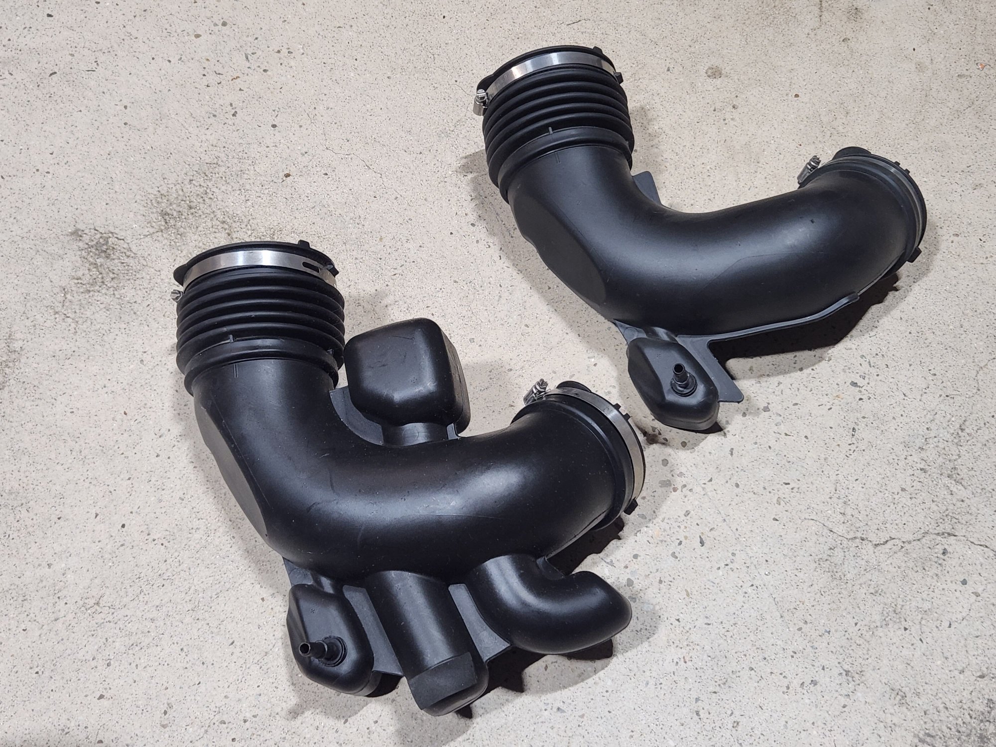 Different air intake tubes used? - CorvetteForum - Chevrolet Corvette ...