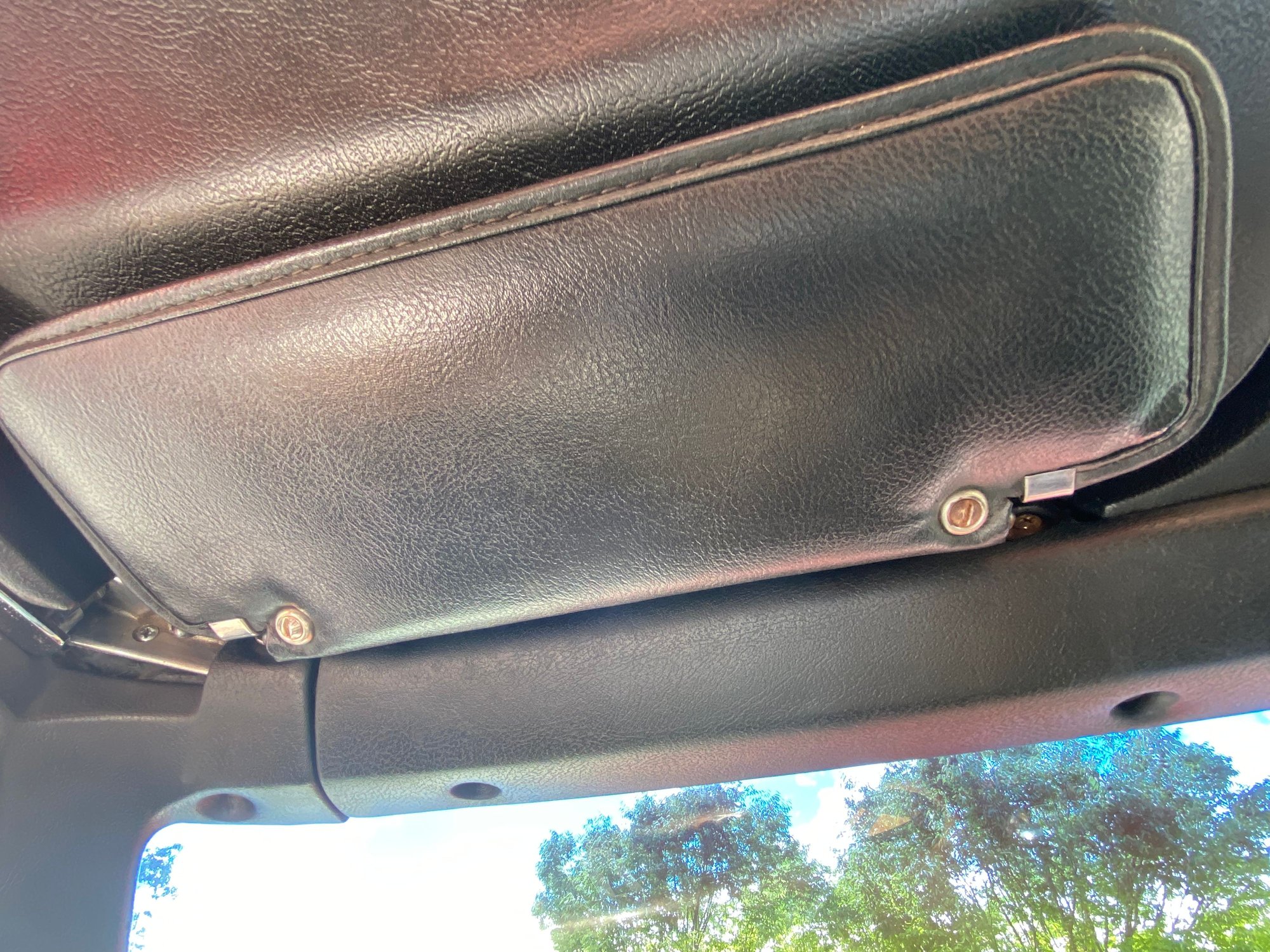 Sun visor screws. - CorvetteForum - Chevrolet Corvette Forum Discussion