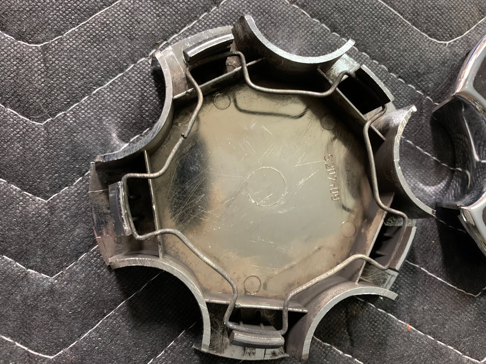 Correct Replacement Center Caps for C5 Wheels - CorvetteForum ...