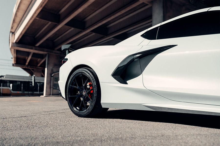 Arctic White Corvette C8 - Forgedlite MC5 19/20 Photoshoot ...