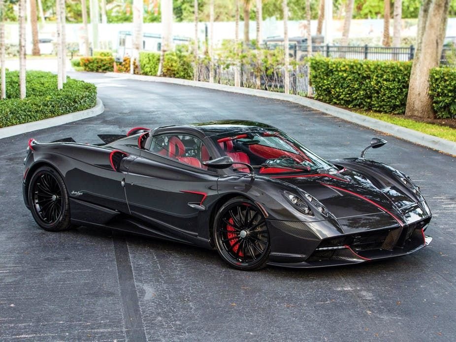 Anyone noticed the similarity of the C8 to the $2.5 million dollar ...