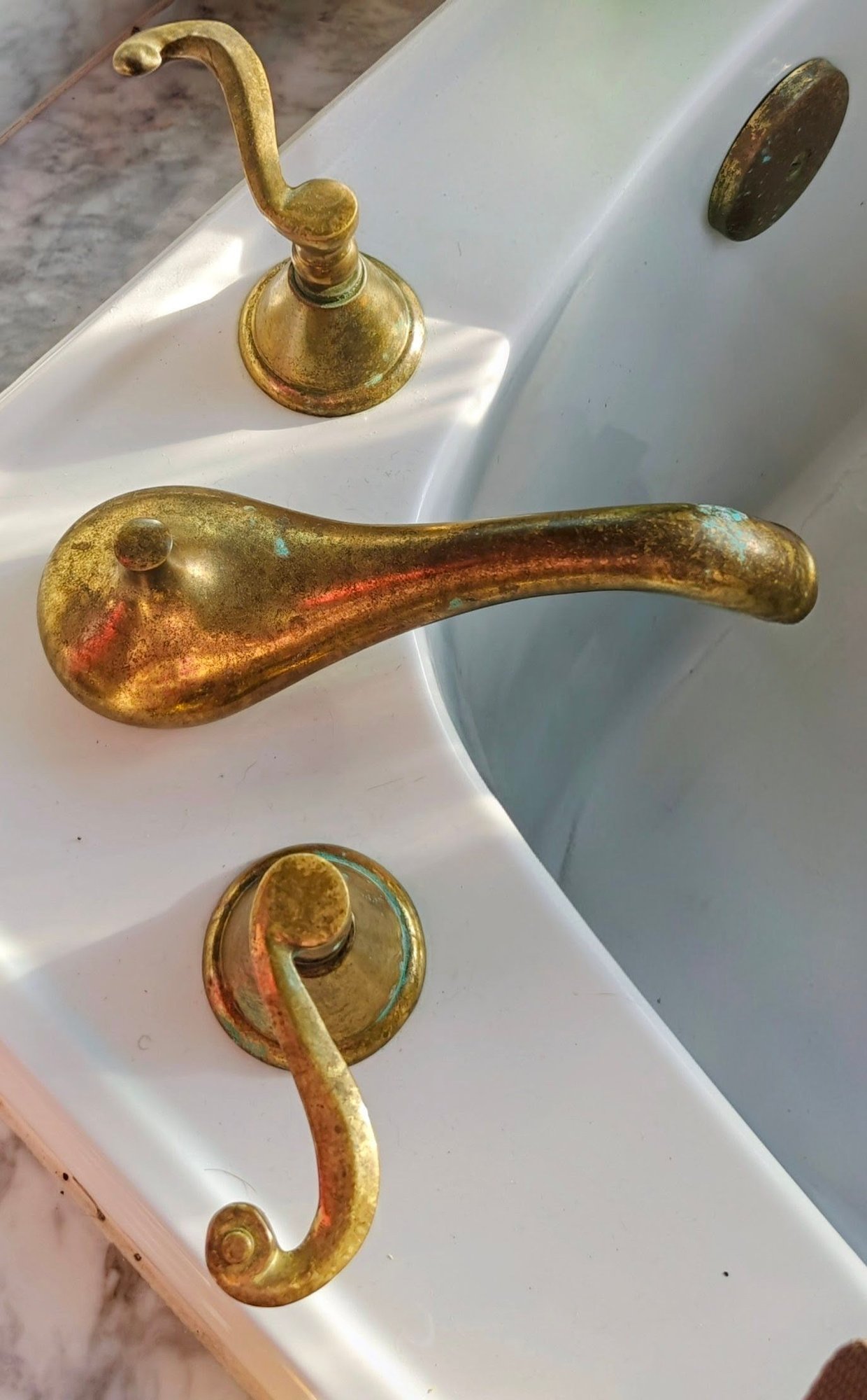Help ID'ing tub faucet stem cold side - DoItYourself.com Community Forums