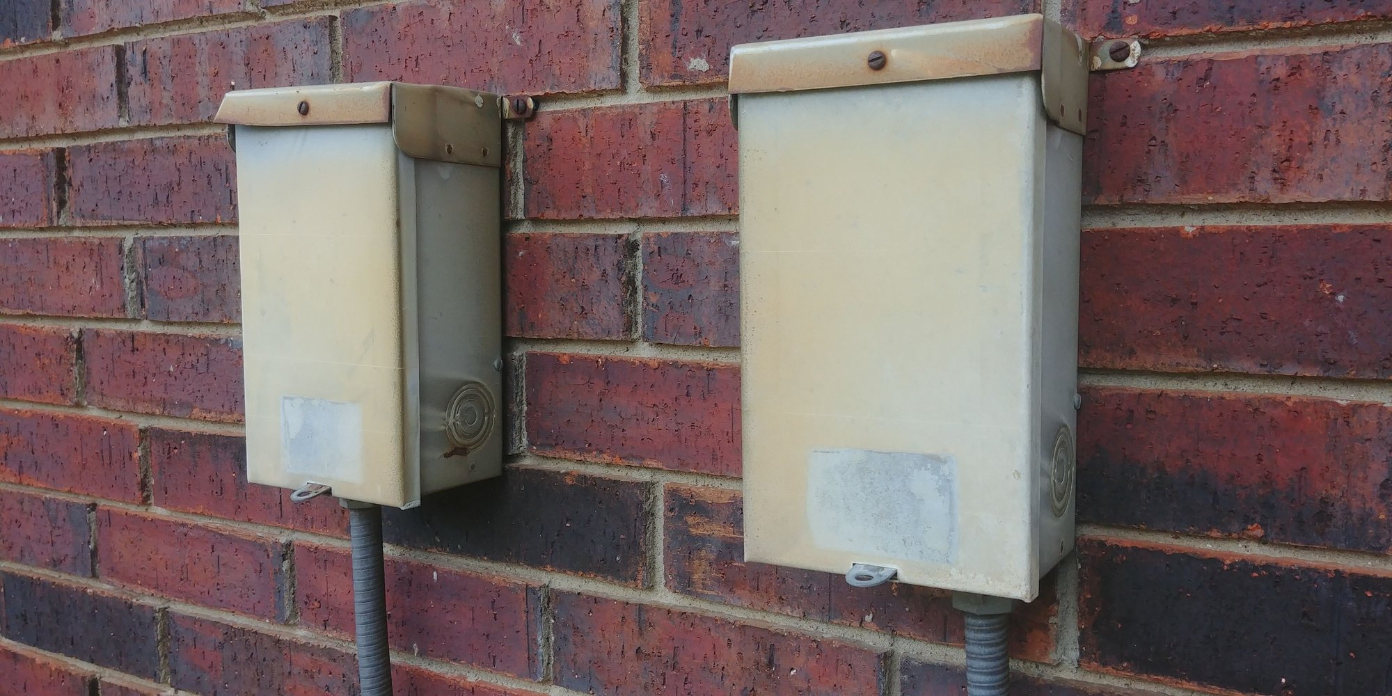 Adding 115v receptacle from A/C disconnect - DoItYourself.com Community Forums