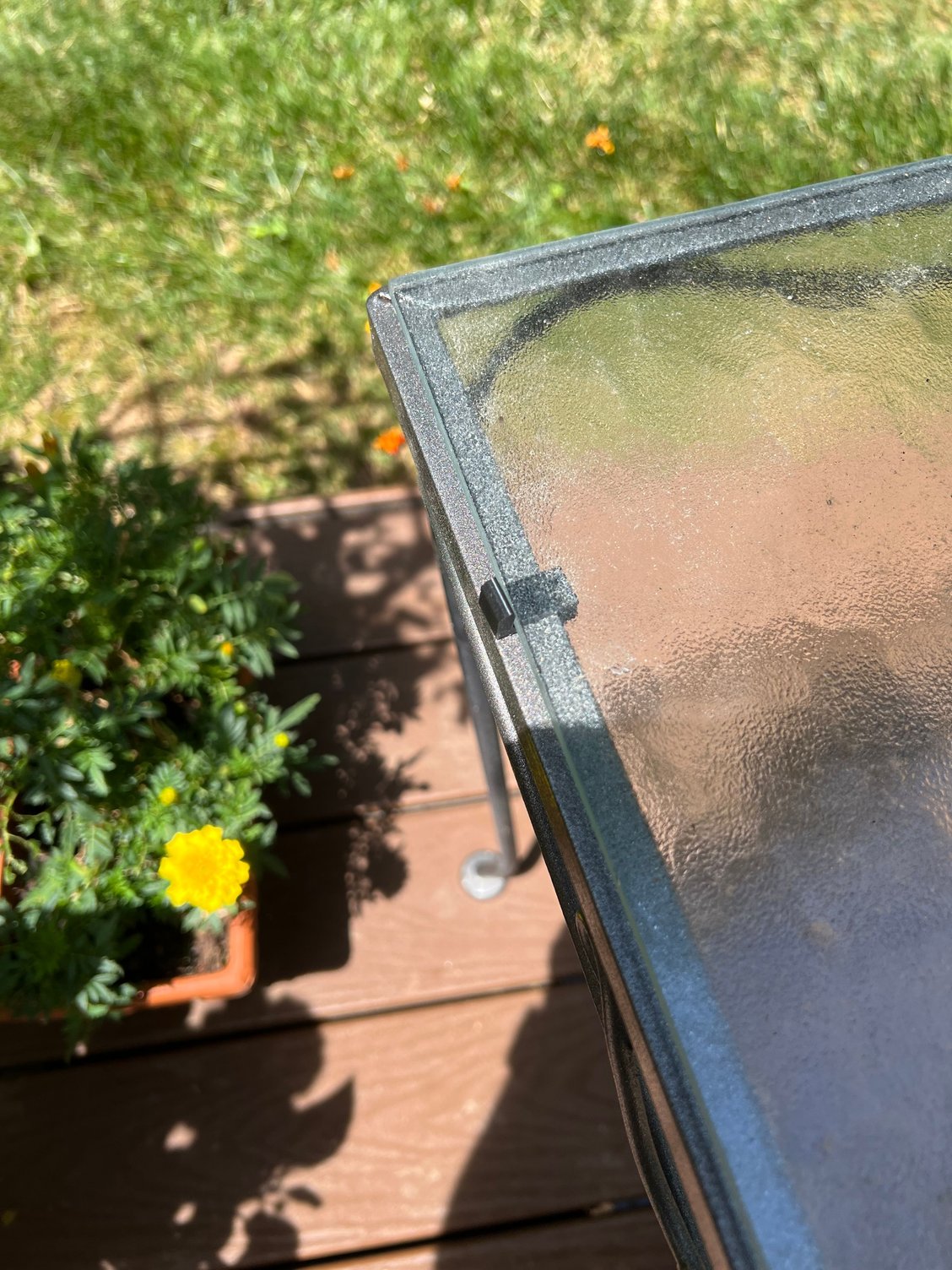 Help finding glass patio table top retaining clips - DoItYourself.com ...