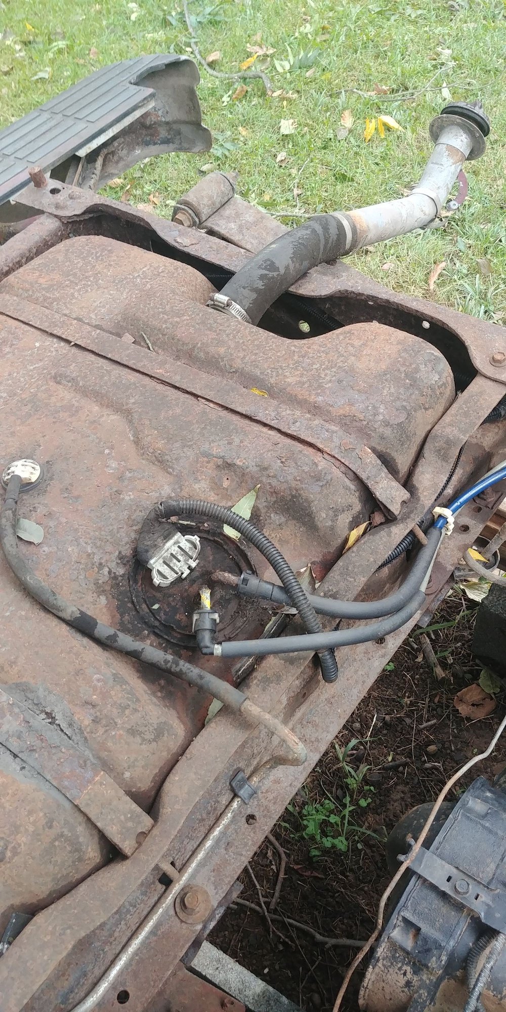 Steel fuel line routing 1988 reg cab long bed - Ford F150 Forum ...