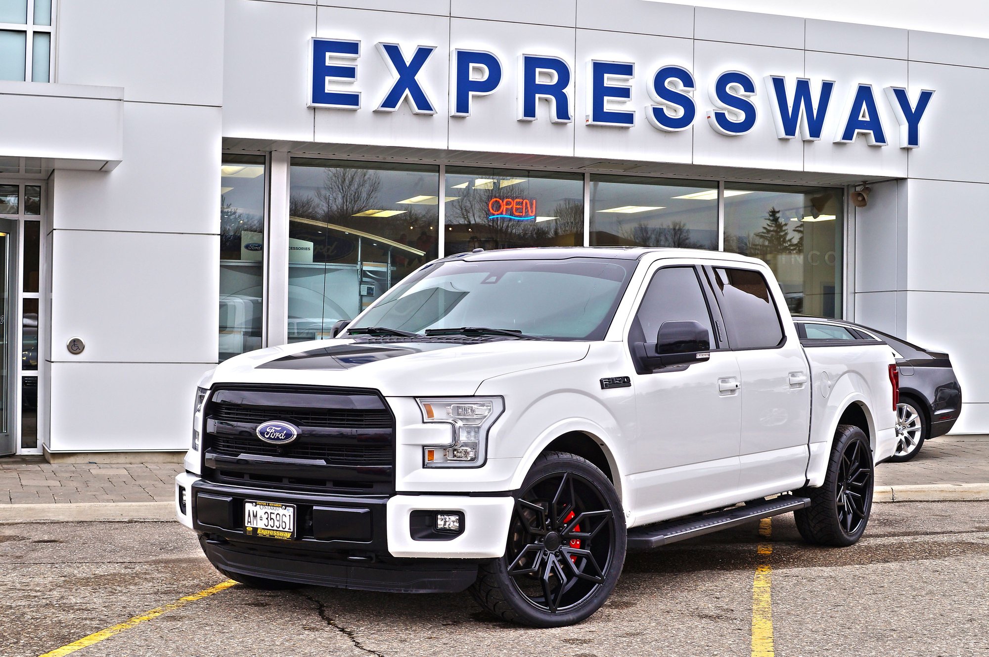 Ford Racing lowering kit with 24" chrome DUBs - Ford F150 Forum ...