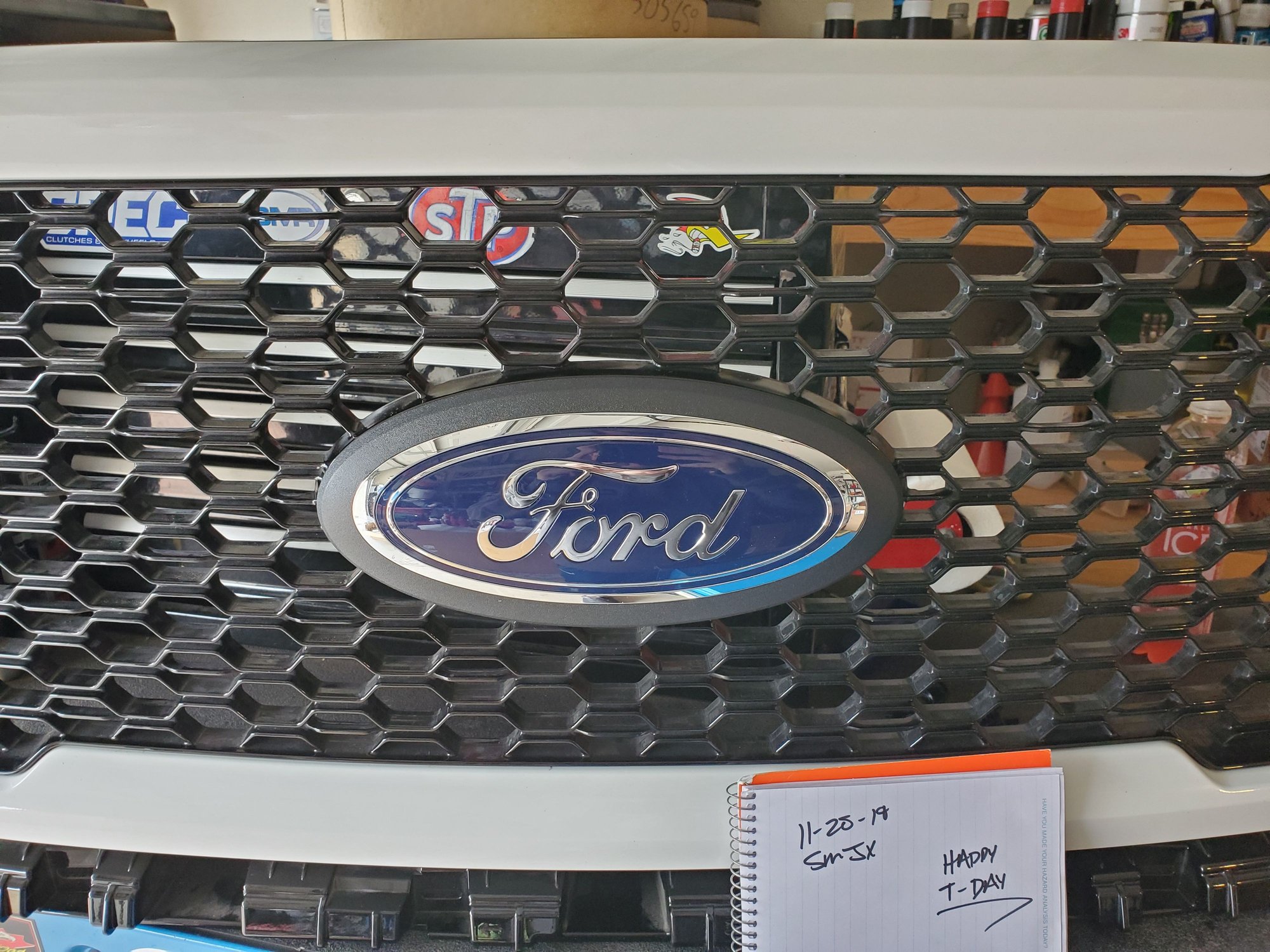 18+ Oxford white STX grille + chrome tow mirror caps - Ford F150 Forum ...