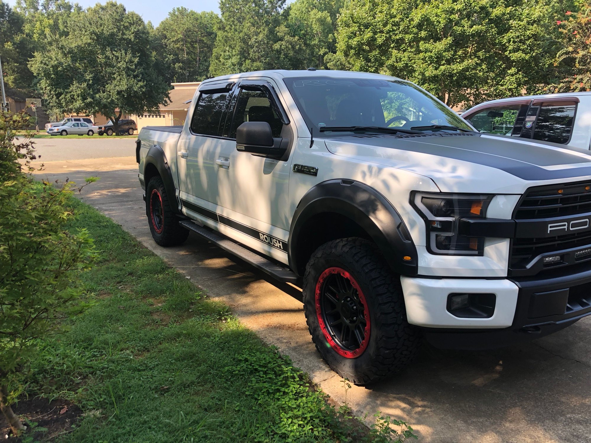 35" Raptor Tires on a leveled 150? - Page 2 - Ford F150 Forum ...