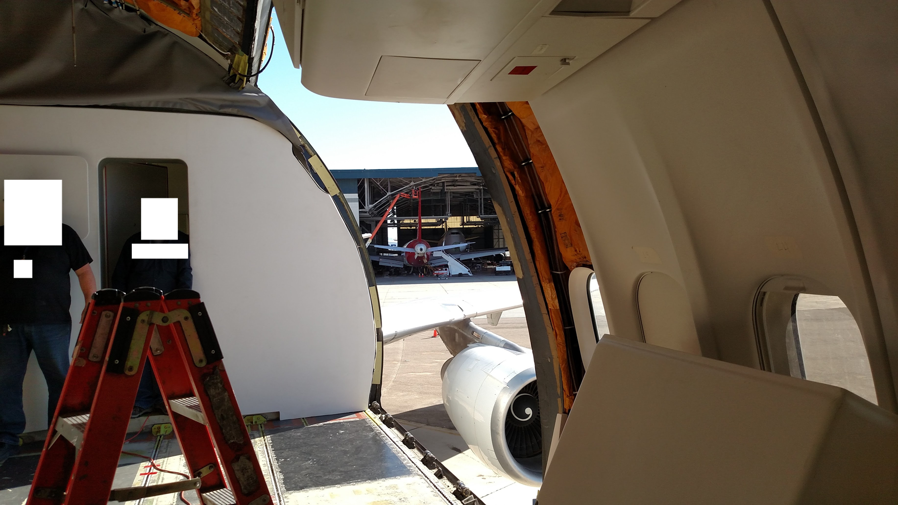 UA 767-300 N641UA structural damage after hard landing (has returned to ...