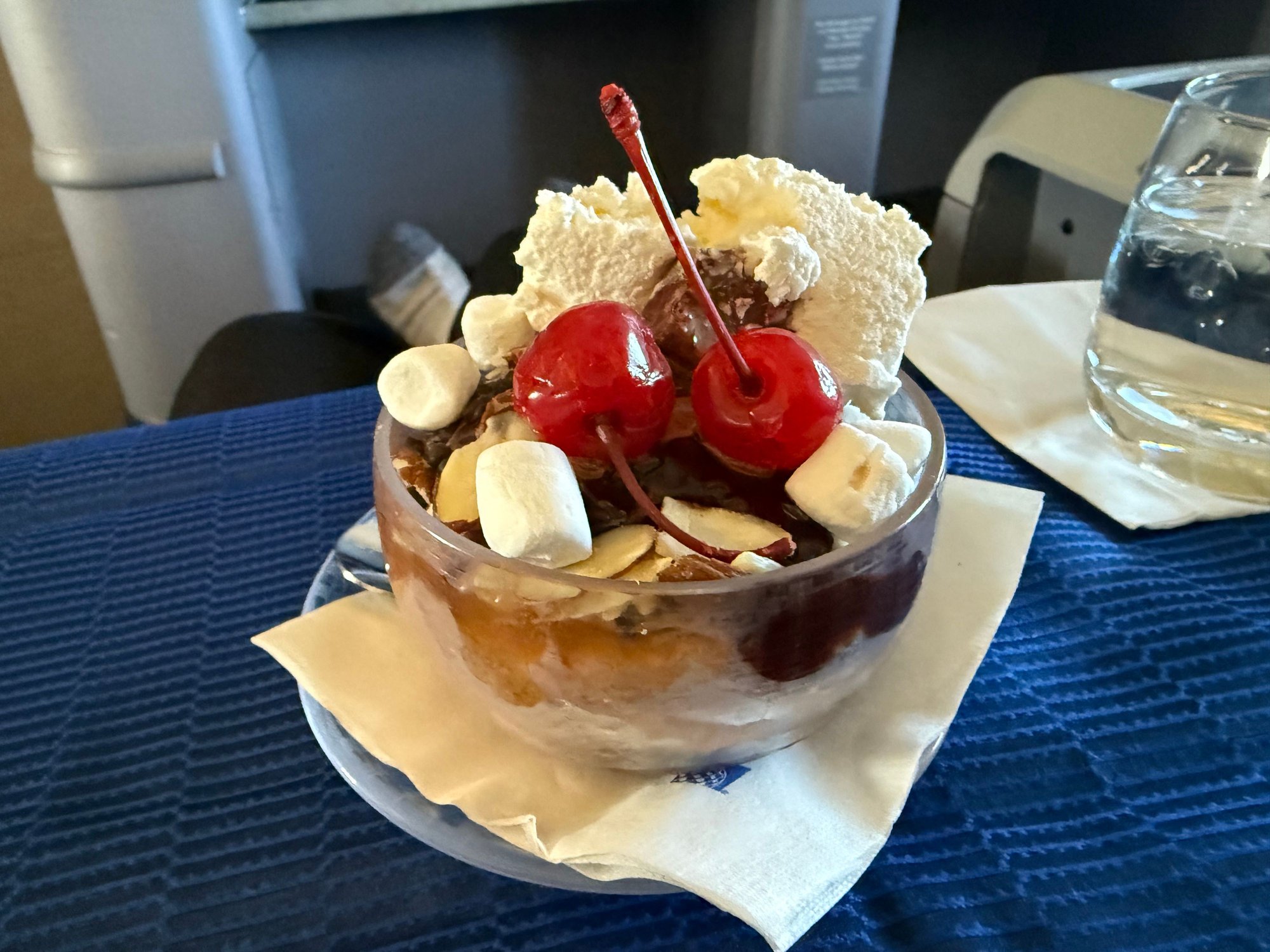 2025 Let’s Eat — United First, United Business, & Premium Transcon ...