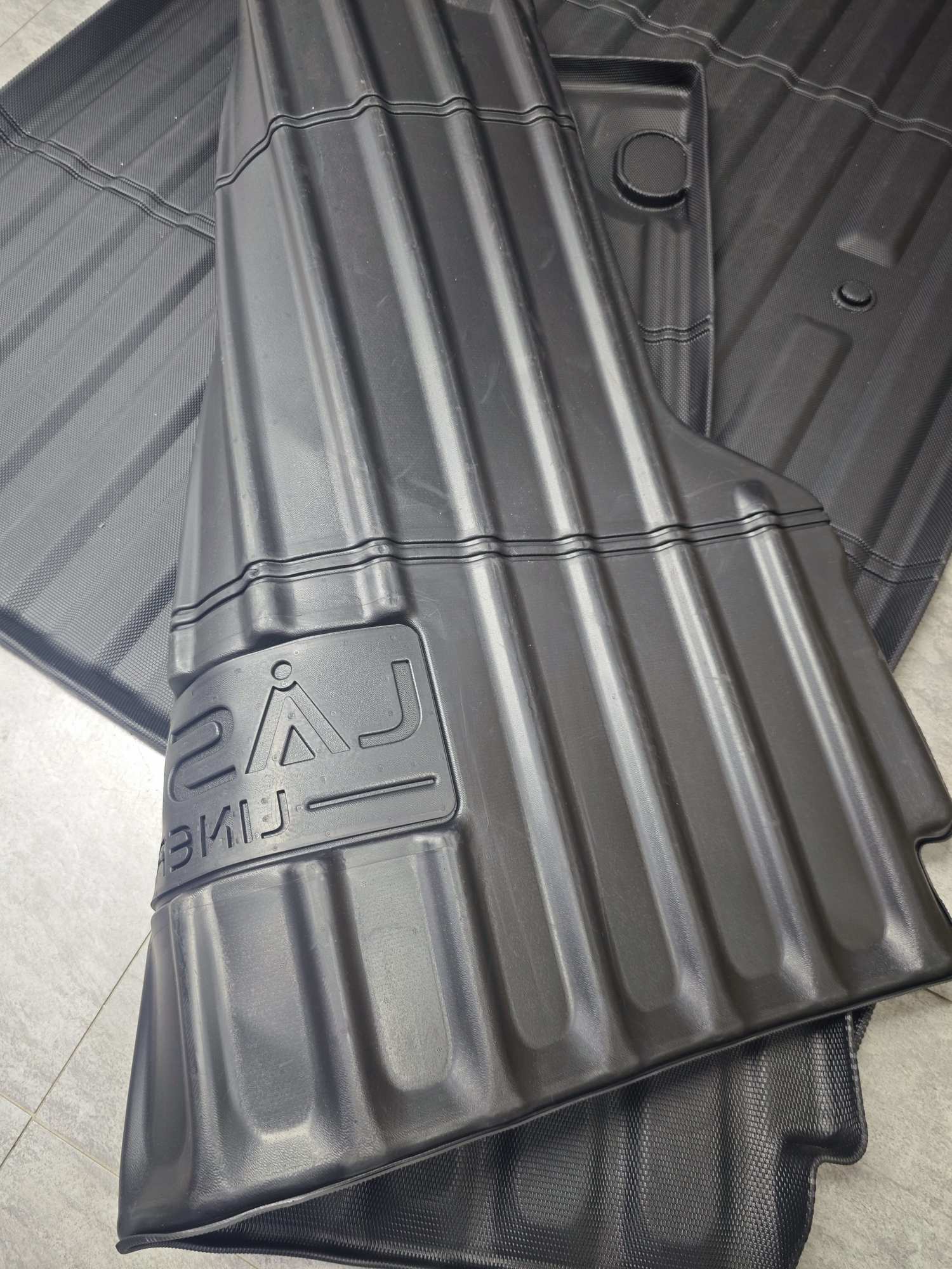 Which Is Best? Drop-in Liners VS Spray-On Liners VS Bed Liners | Lasfit Liners Small Talk - Ford ...