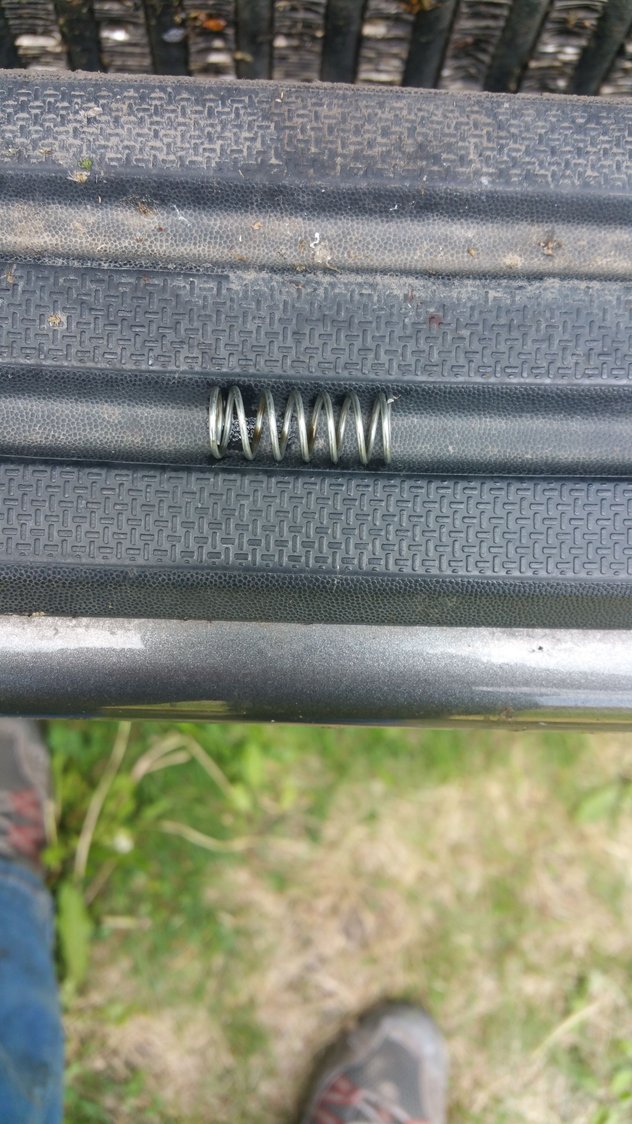 Oil filter spring retainer broken. !!!!!!! - Ford Truck Enthusiasts Forums