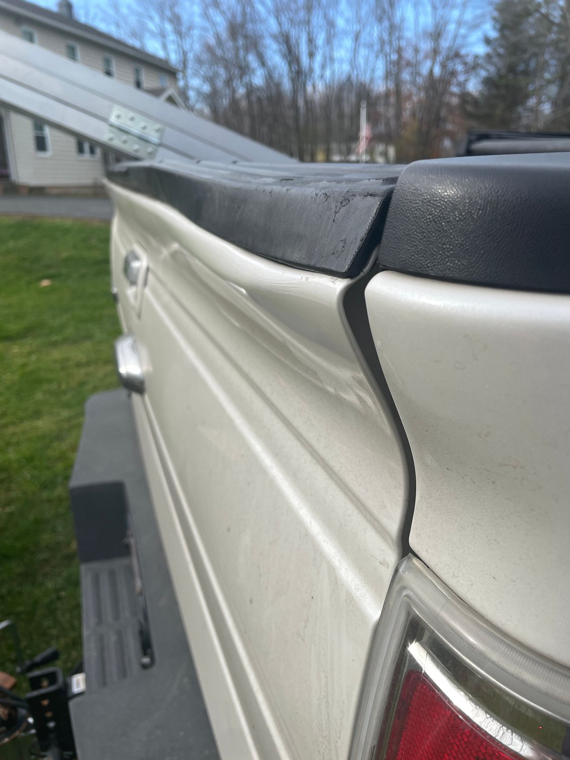 Crunched top of tailgate. - Ford Truck Enthusiasts Forums