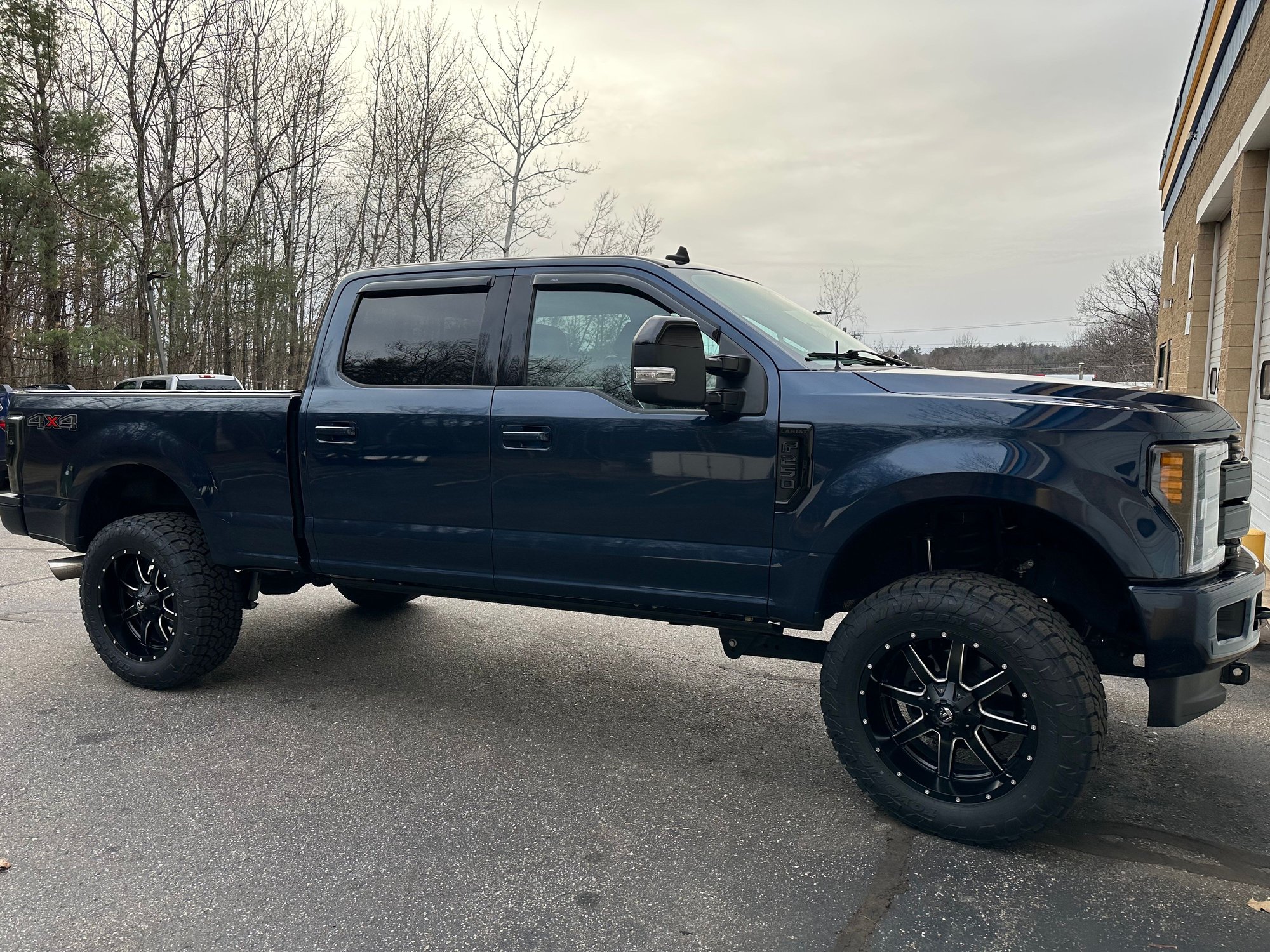 super duty pics with 37's / what are ya'll running - Ford Truck ...