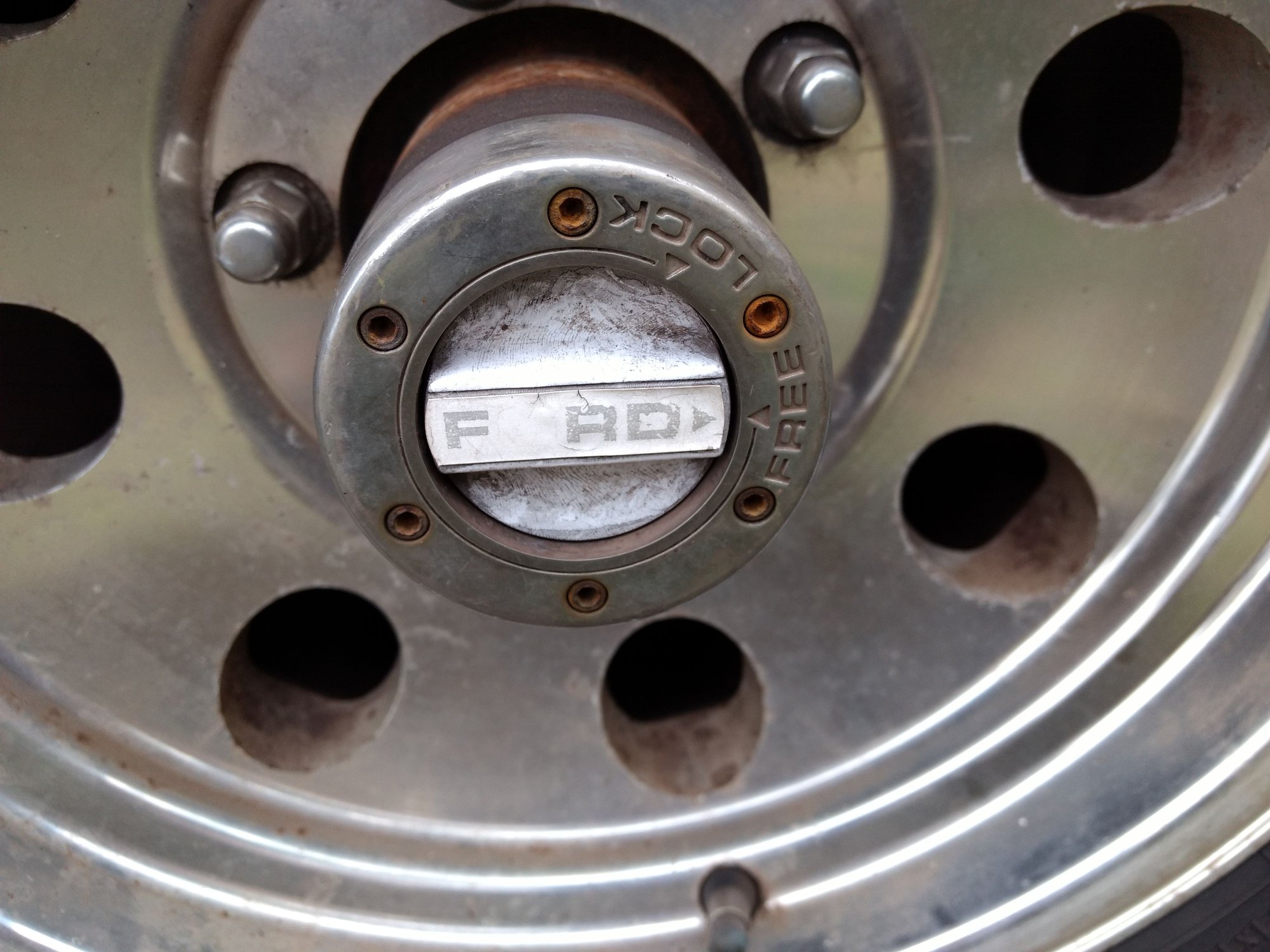 F-150, Bronco, Ranger and Bronco II manual locking hub replacement ...