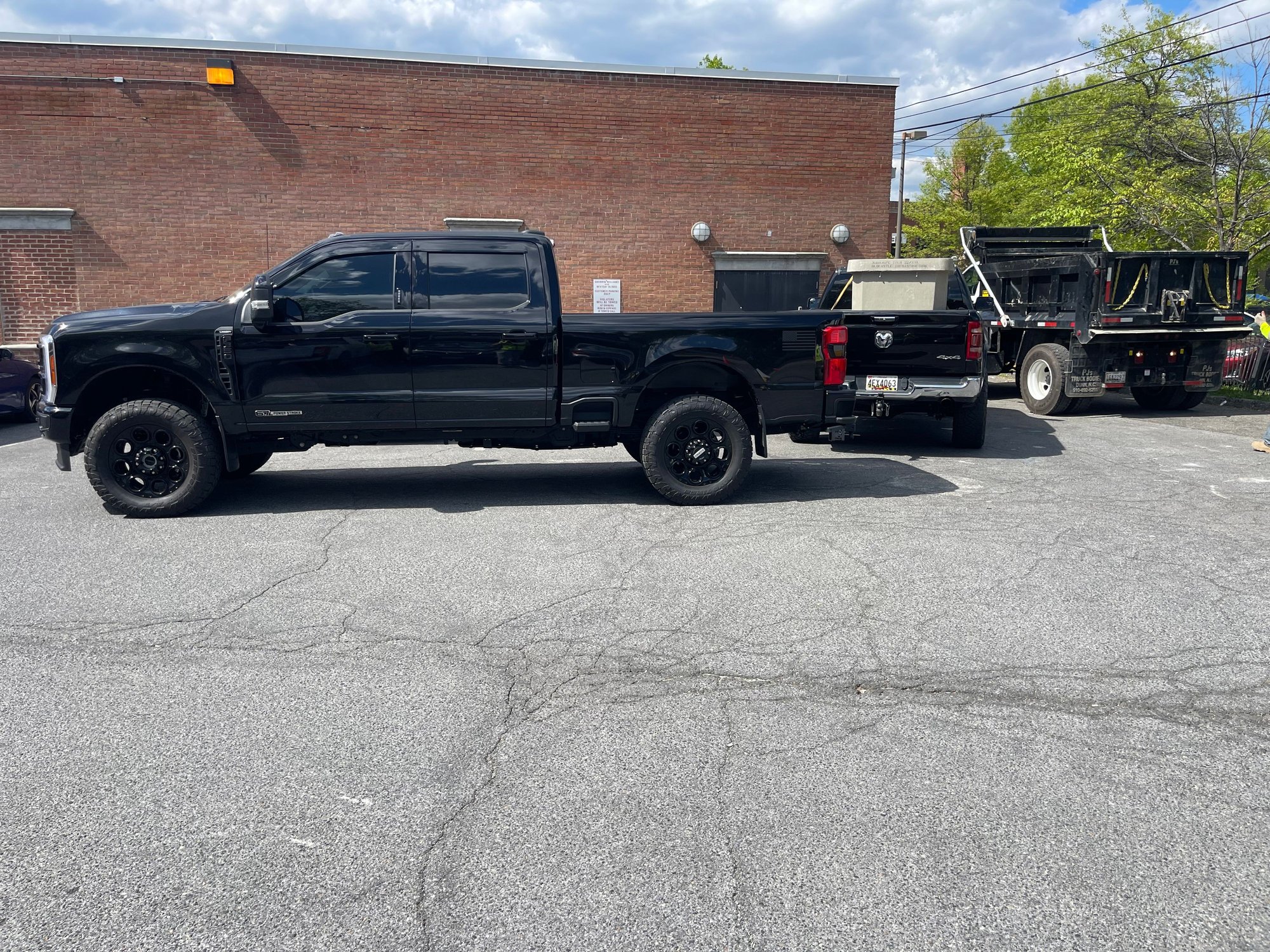 Got any pics of 295 tires on 23+ SDs? - Ford Truck Enthusiasts Forums