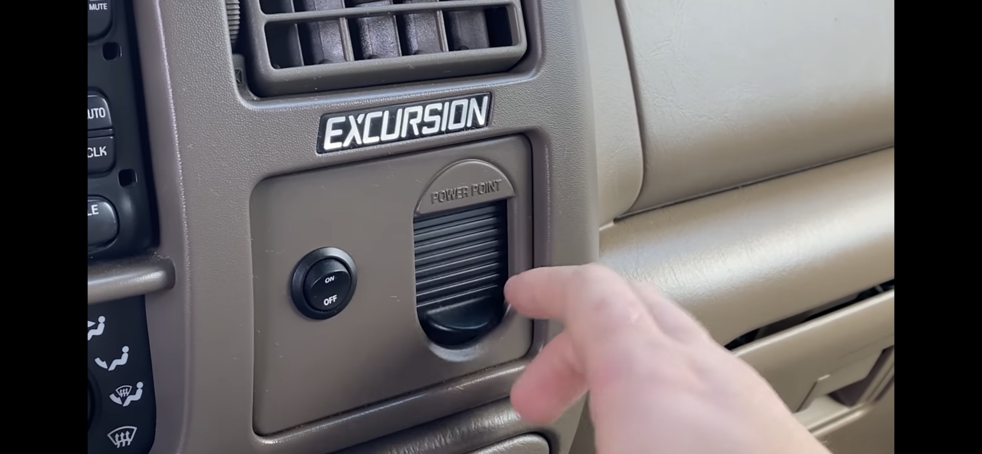 On off button next to power point - Ford Truck Enthusiasts Forums