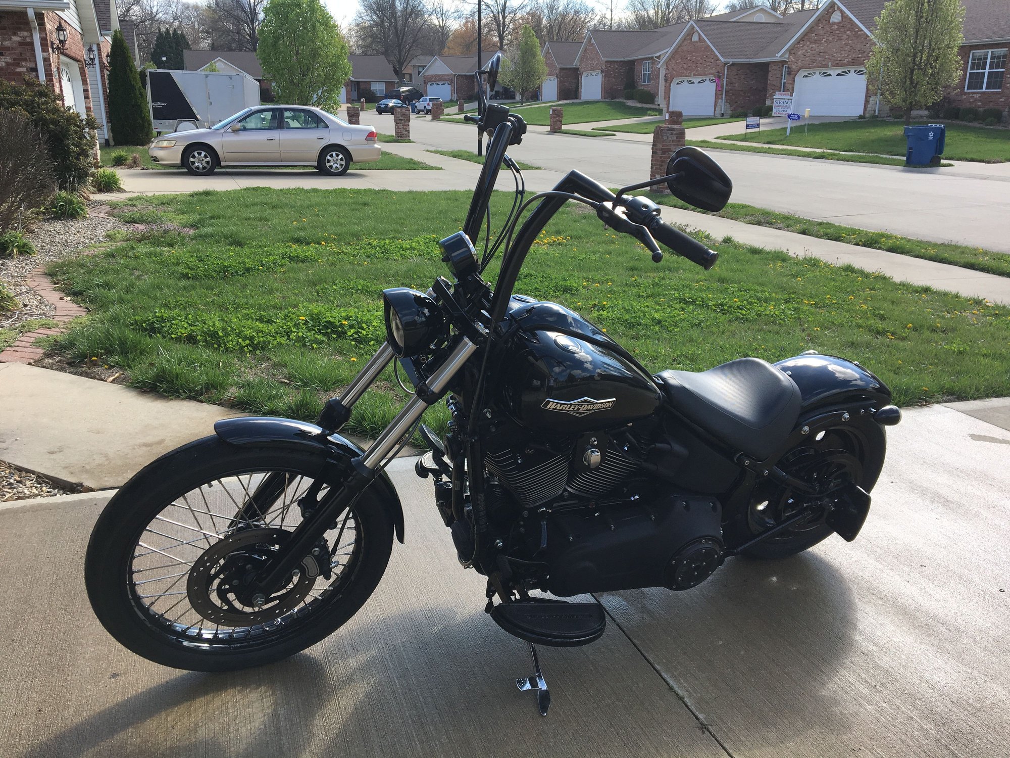 Softail Slim with 200mm crossbones wheel/tire - Harley Davidson Forums