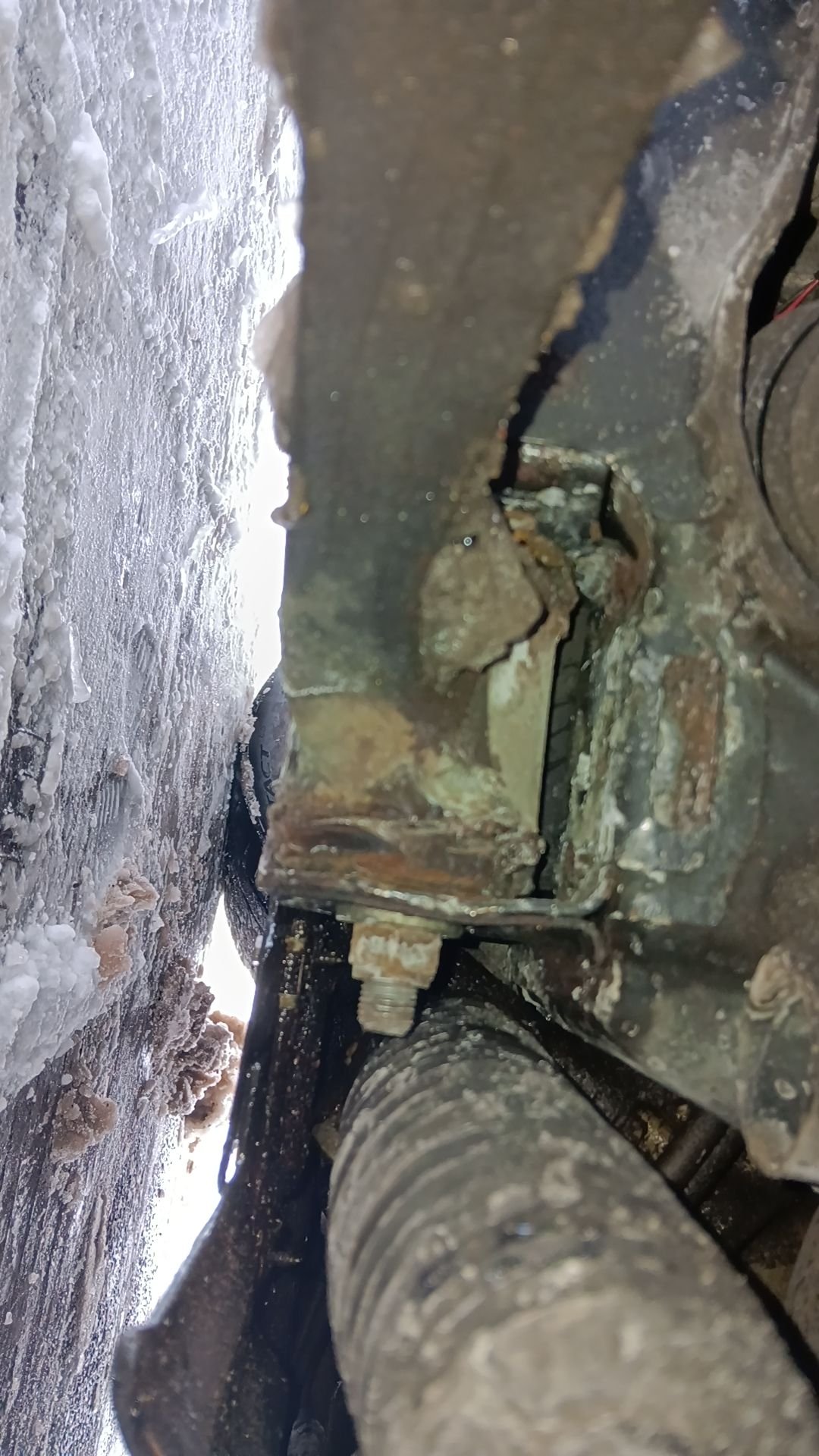 W211 4matic front subframe bent - MBWorld.org Forums