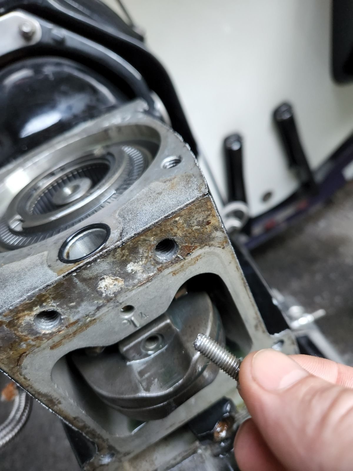 No reverse(forward) in bravo drive - Offshoreonly.com