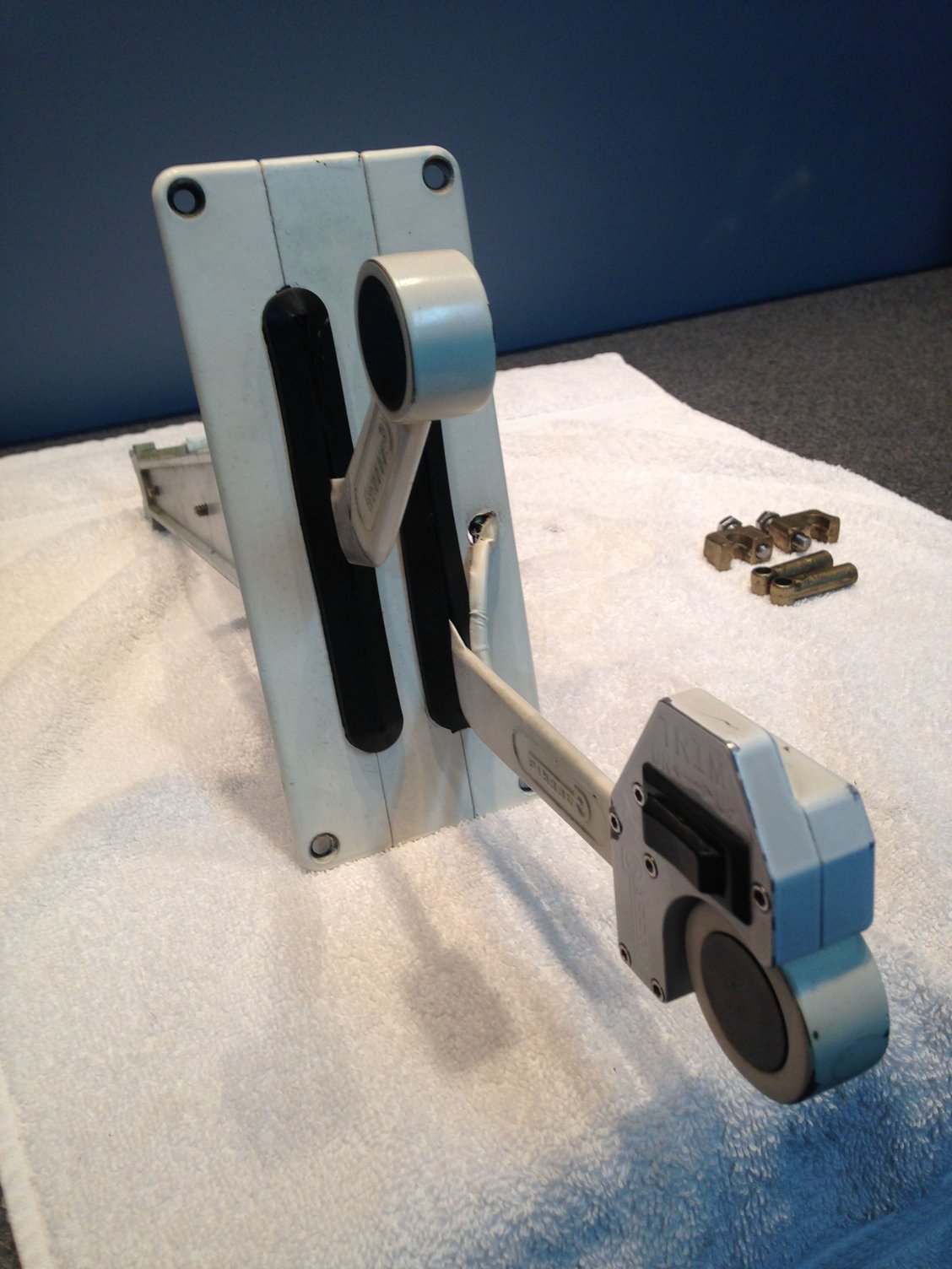 Gaffrig controls for single - Offshoreonly.com