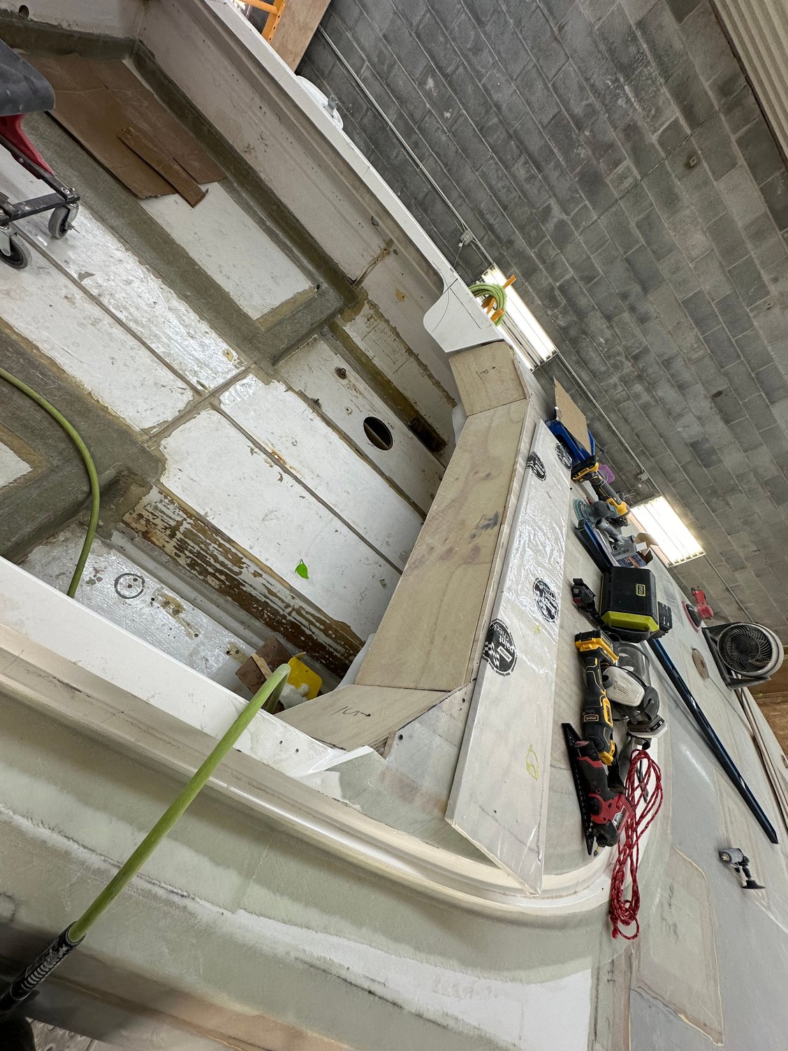 Upstate Powerboat Resurrects Late-1990s Skater 28 Catamaran - Page 2 ...