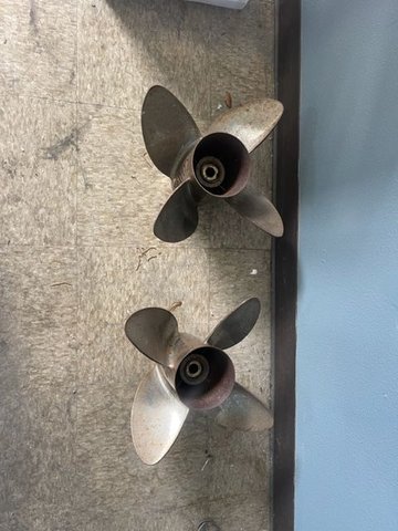 26p 4 blade bravo props w/ xr hubs - Offshoreonly.com
