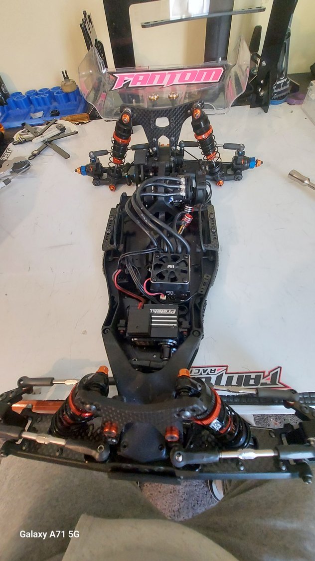 Hot Bodies D2 Evo 2wd buggy with parts - R/C Tech Forums