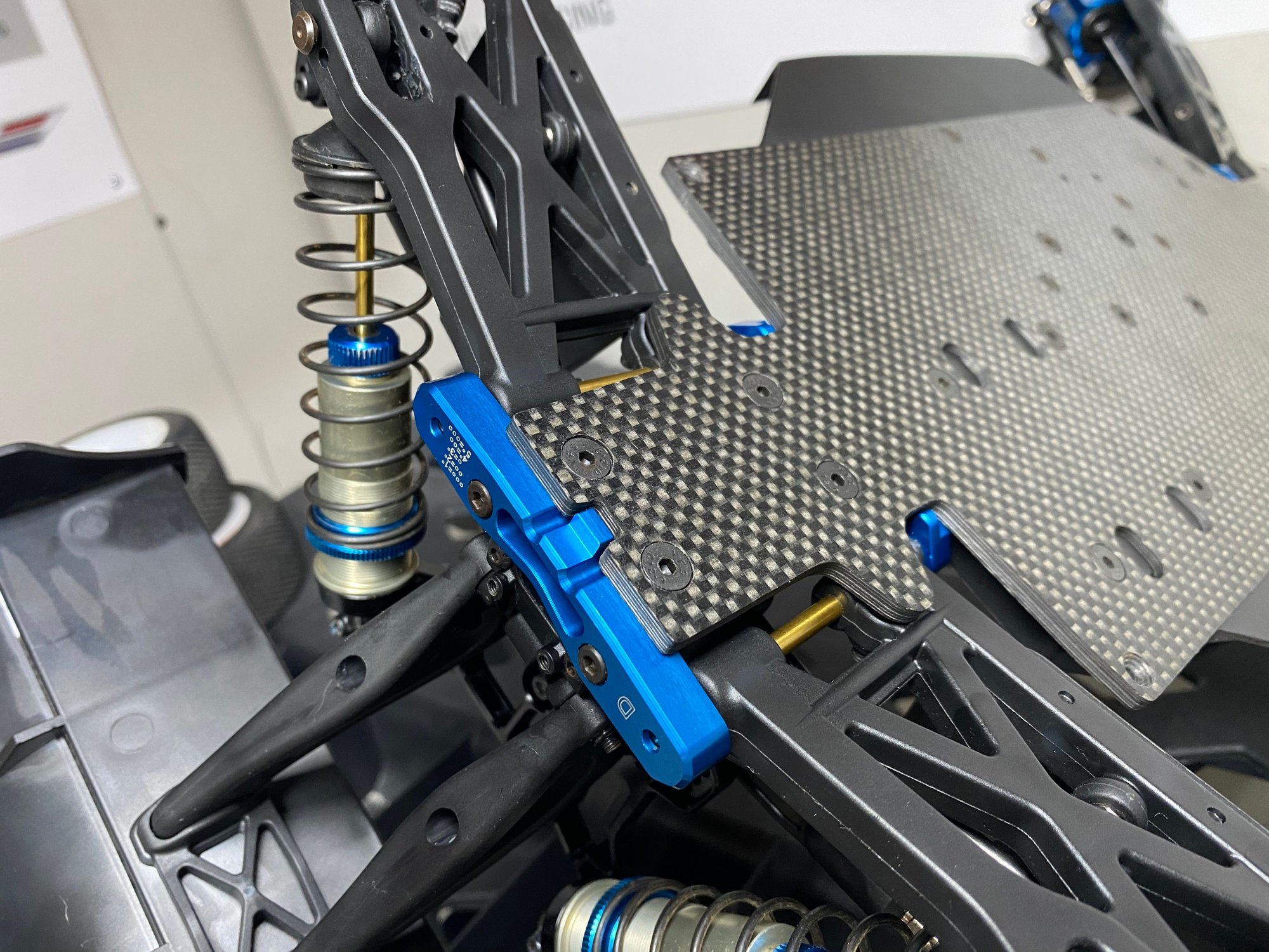 RC8.2e with RC8B3 Fr/Rr Diff+Shocks and SNR Carbon Fiber Chassis! - R/C Tech Forums