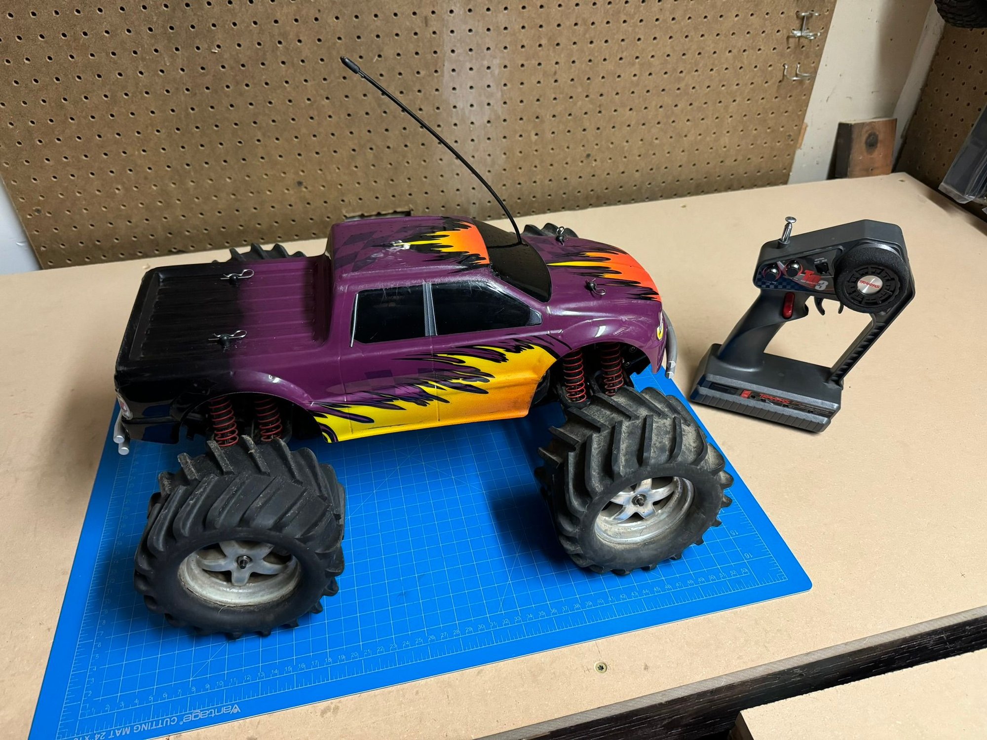 Traxxas E-Maxx 3906 restored and RTR - R/C Tech Forums
